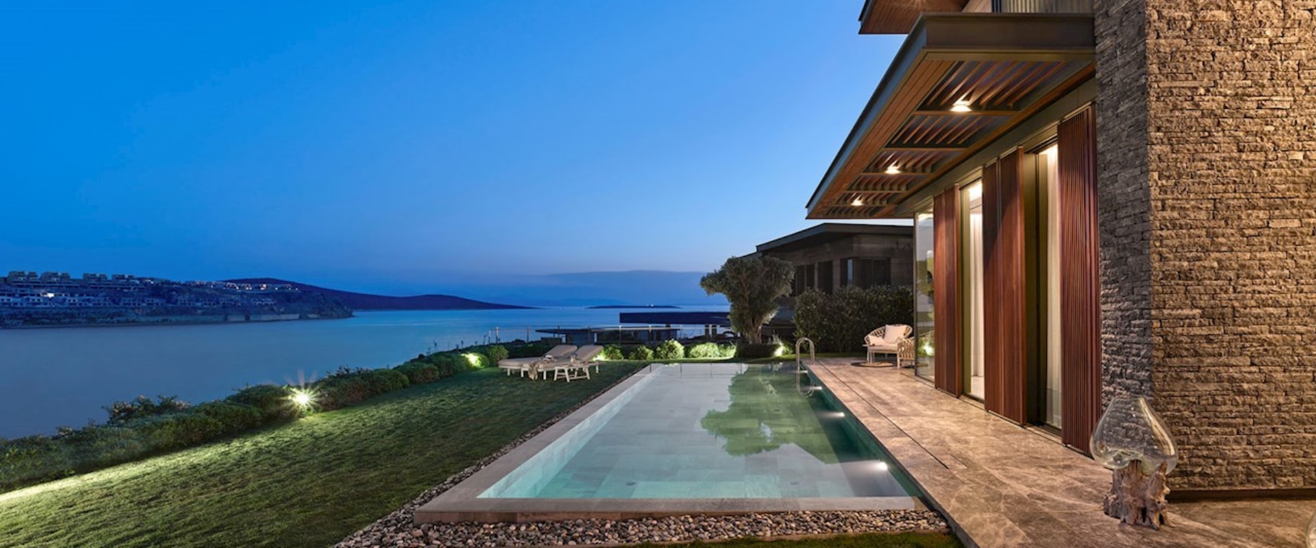 Exploring the World of Luxurious and Eco-Conscious Solar-Powered Villas